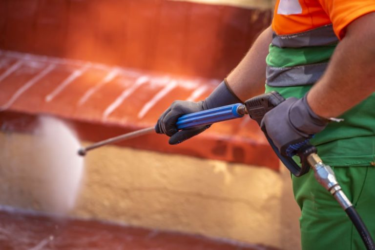 10 Essential Tips on Safely Using a Pressure Washer